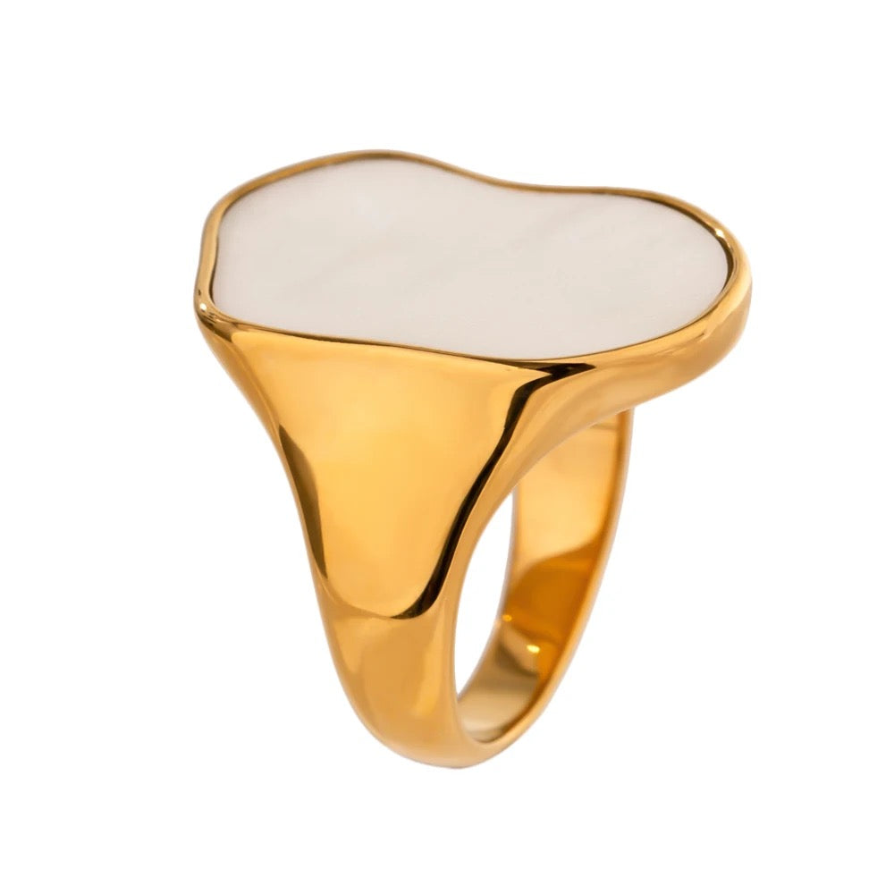 Pearl drop Ring - ULA